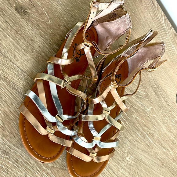 art class | Shoes | Art Class Metallic Girls Strappy Sandals | Poshmark